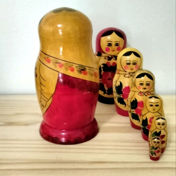 Vintage | Accents | Vtg Russian Nesting Dolls 7 Dolls | Poshmark